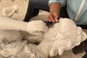 How do sculptors make marble smooth? - idealarts-statues